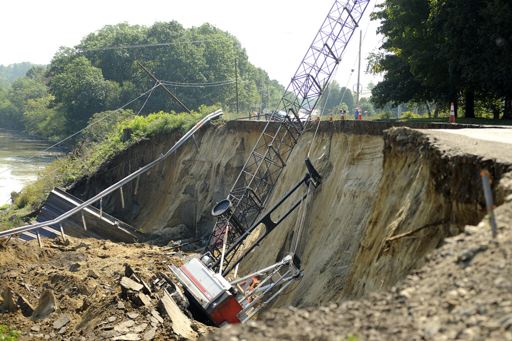 Outer Riverside Drive, Route 136 catastrophic failure - Strescon